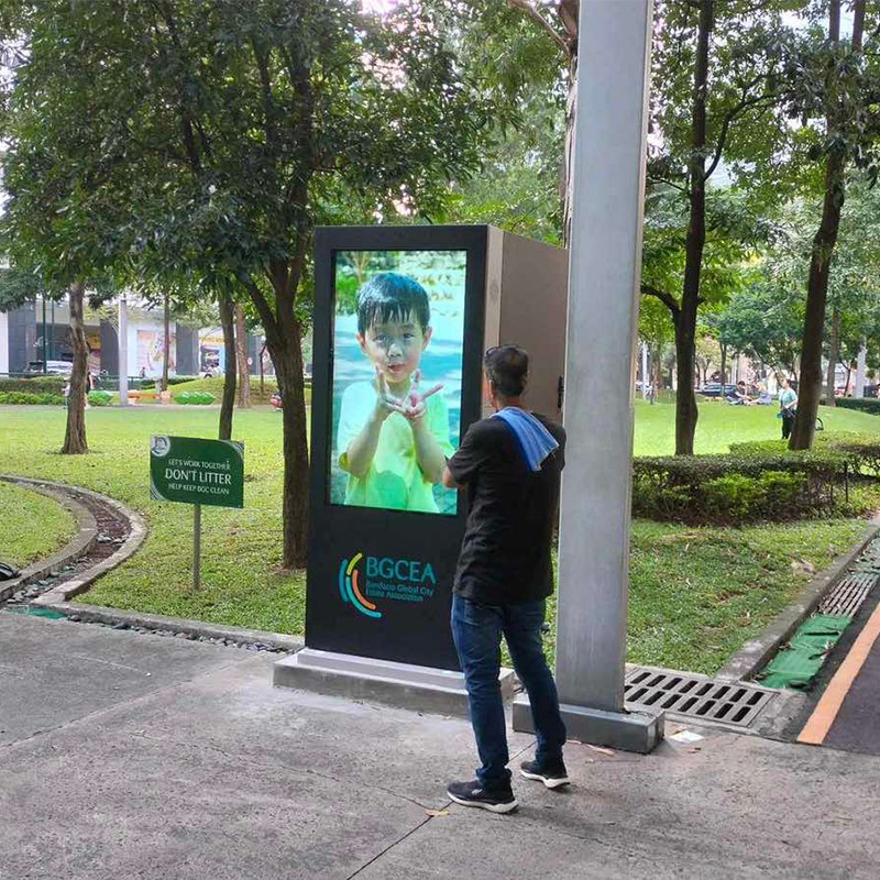 55inch Outdoor Touch Screen Interactive Public Information Kiosk for Phillippines Park